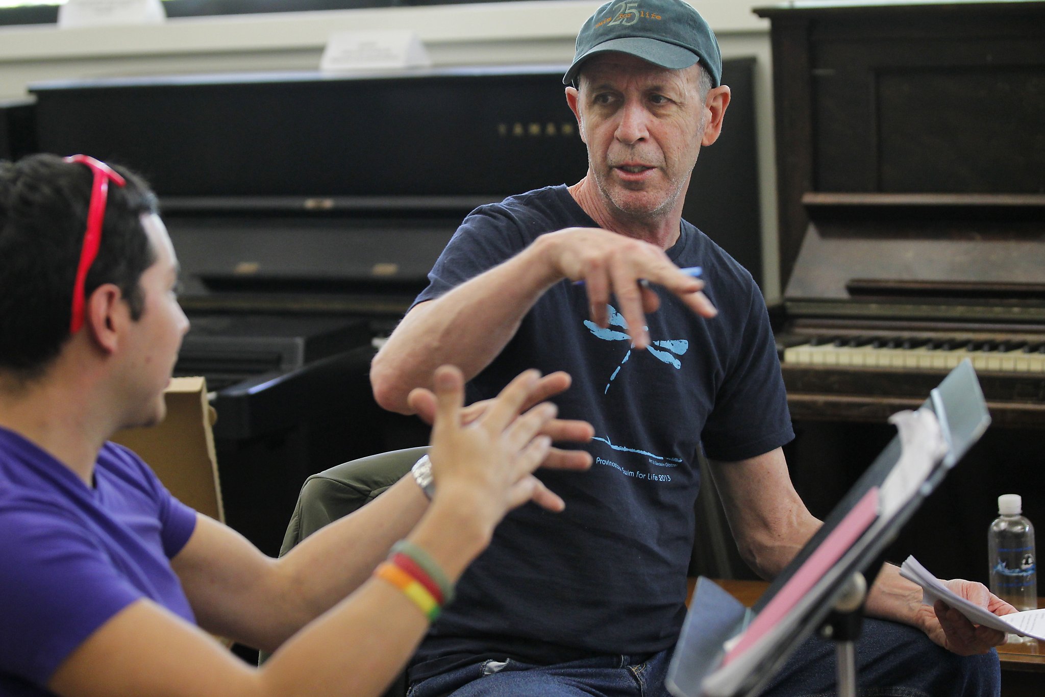 Savio, Snowden brought together for musical number