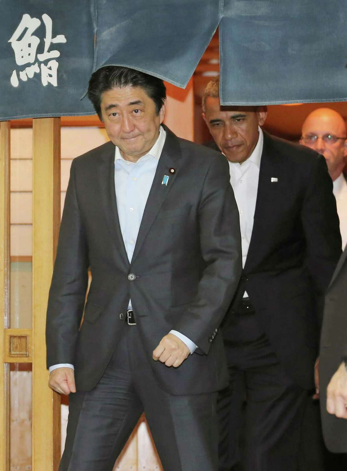 Obama offers Japan security