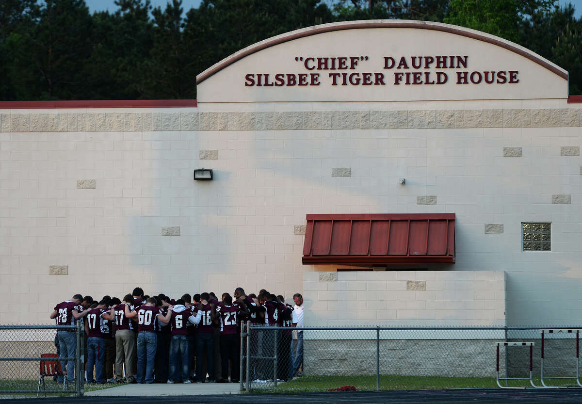 Friends, family gather to remember Silsbee athlete