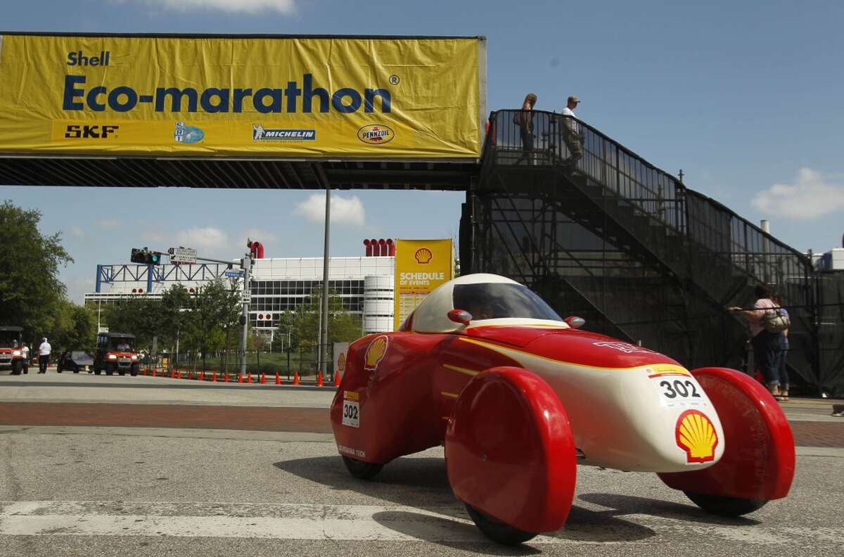 Students drive to be stingiest in Eco-marathon
