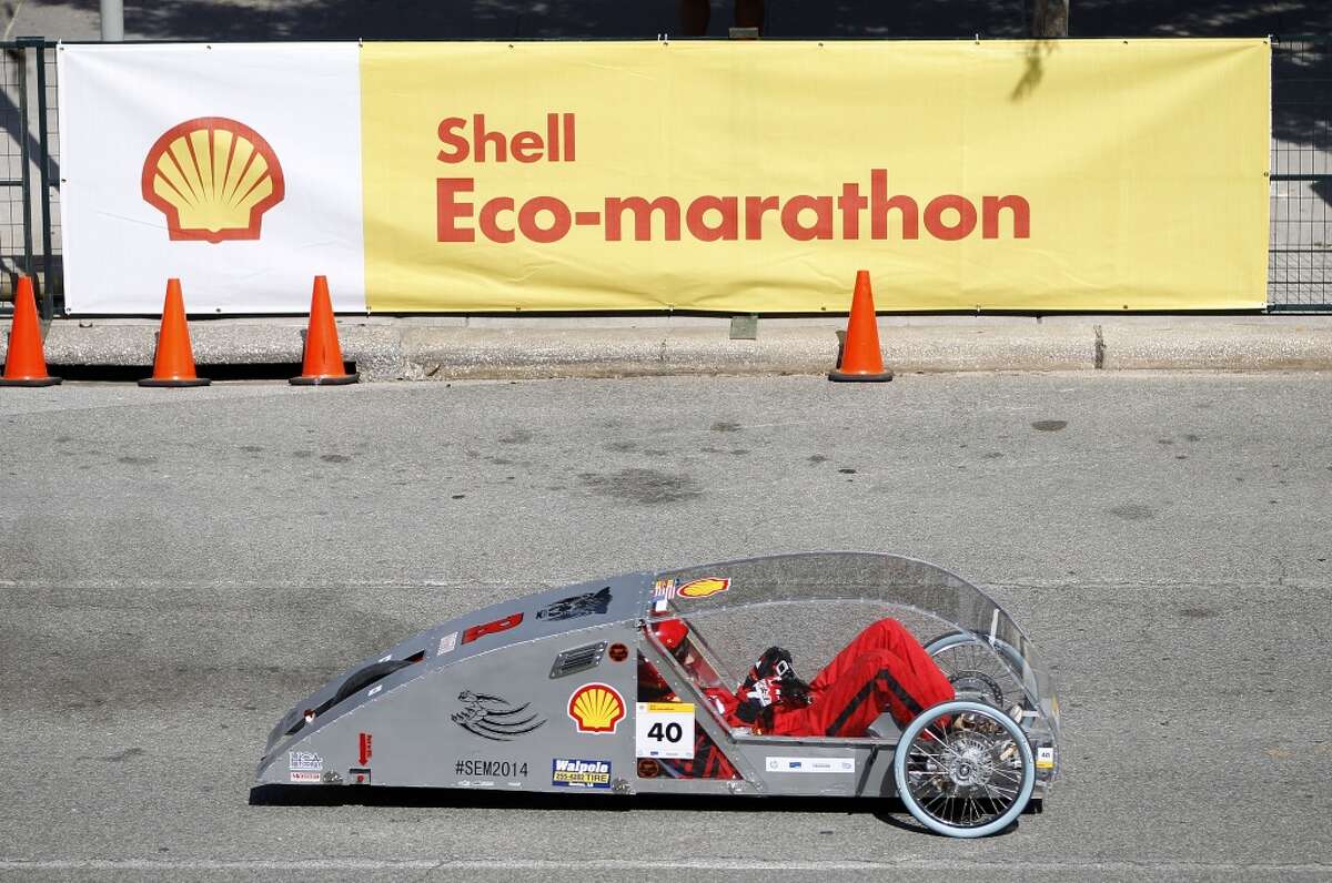 Students drive to be stingiest in Eco-marathon