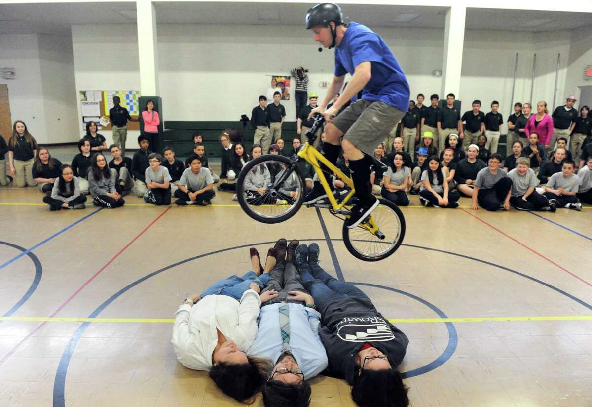 Photos: Bicycle stunt rider