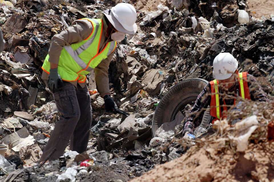 How Atari's 'E.T.' went from a Texas factory to a New Mexico dump