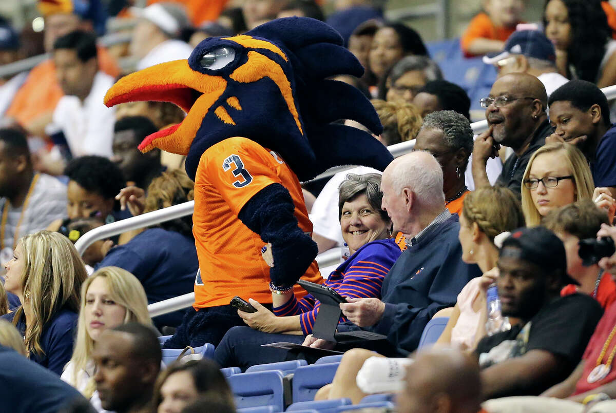 UTSA's defense blooming like spring