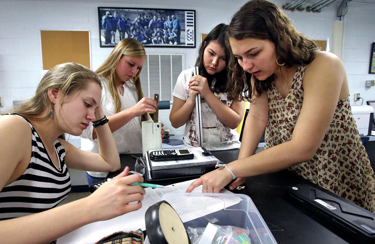 Alamo Heights ISD pushes excellence over stereotype