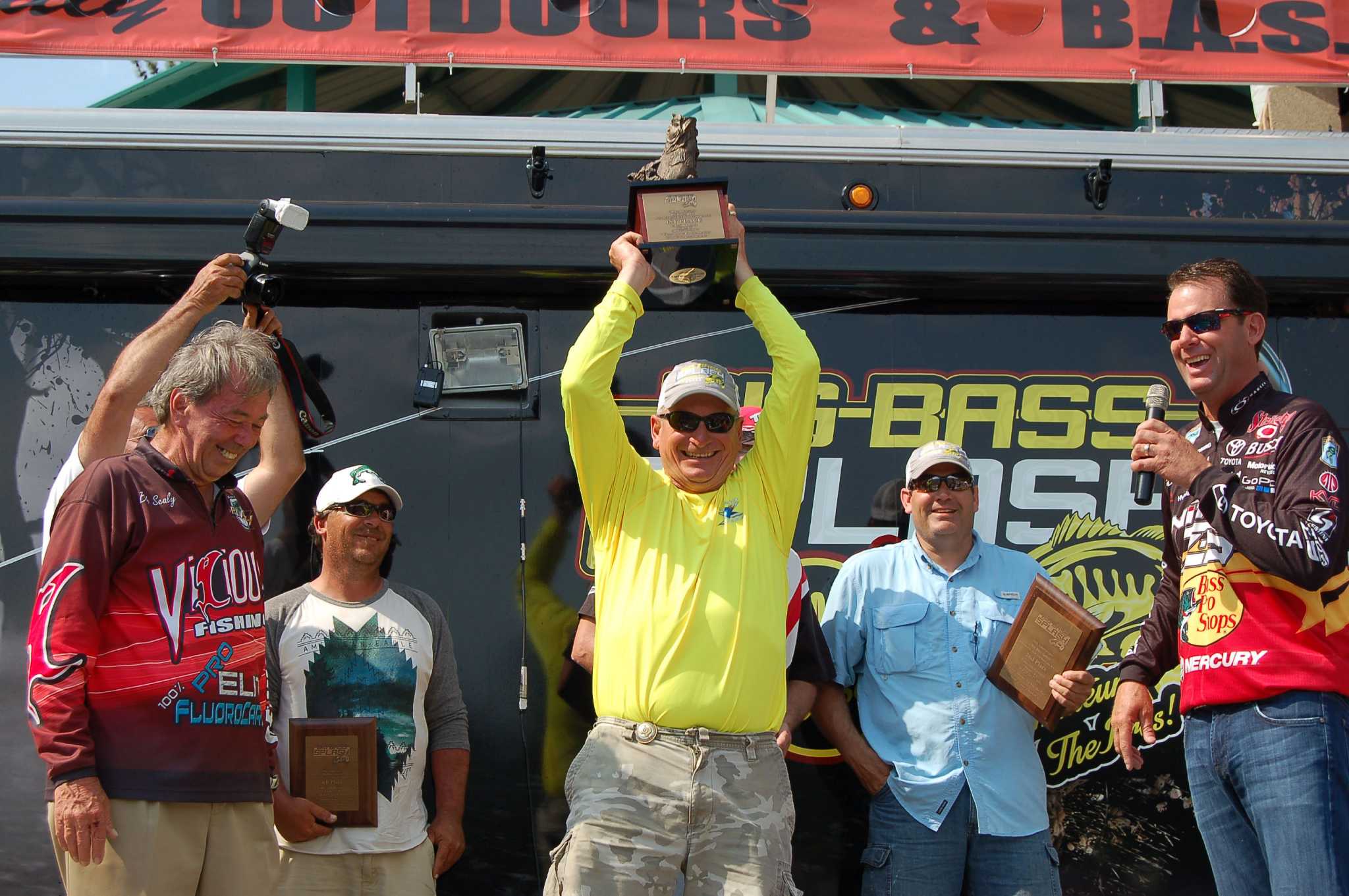 9.81-pound bass wins tournament