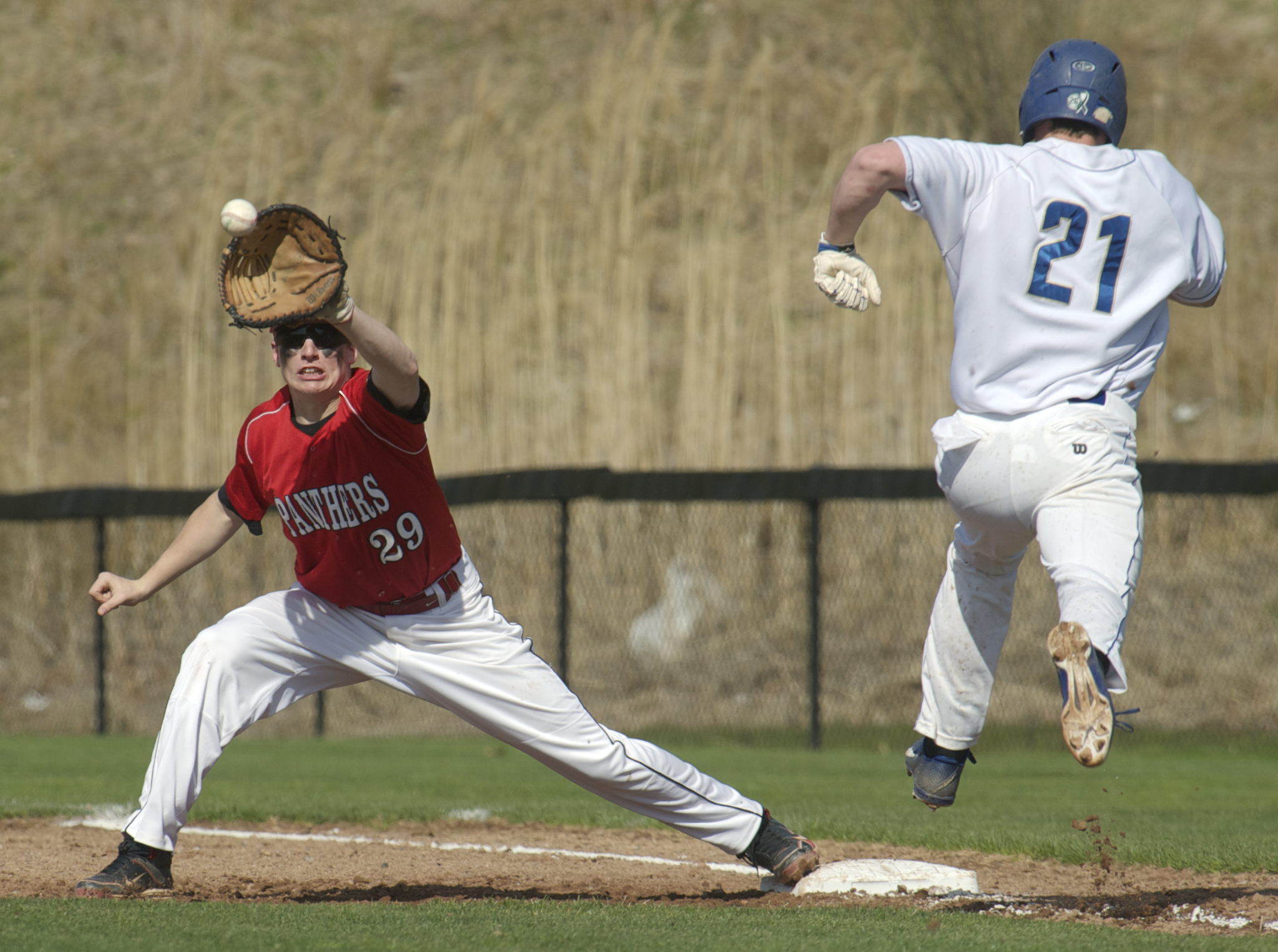 Pomperaug, Newtown split baseball doublheader