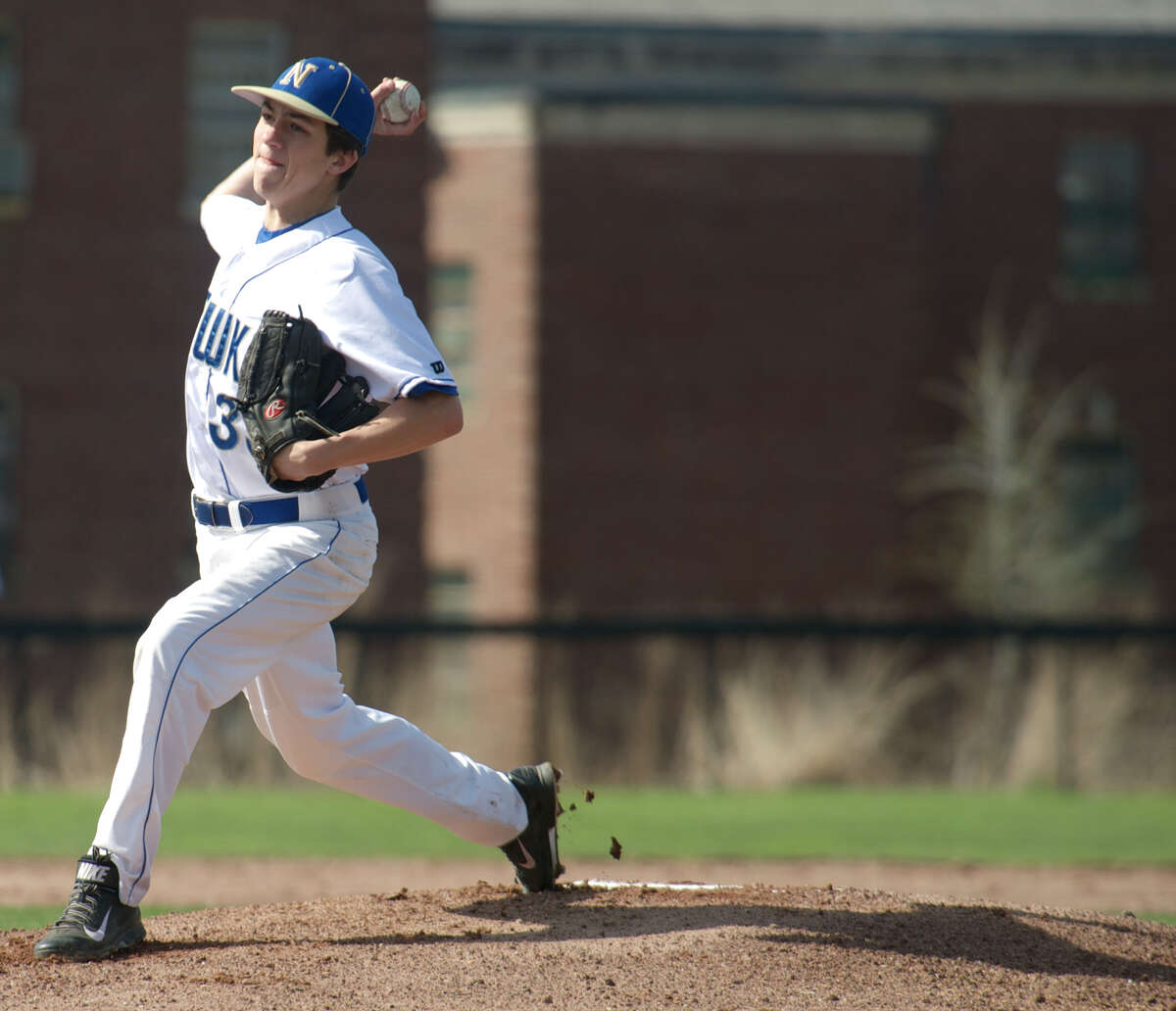 Pomperaug, Newtown split baseball doublheader