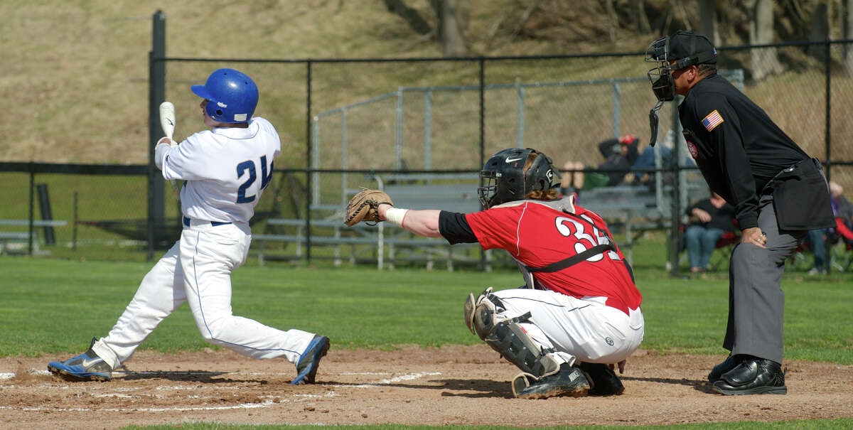 Pomperaug, Newtown split baseball doublheader