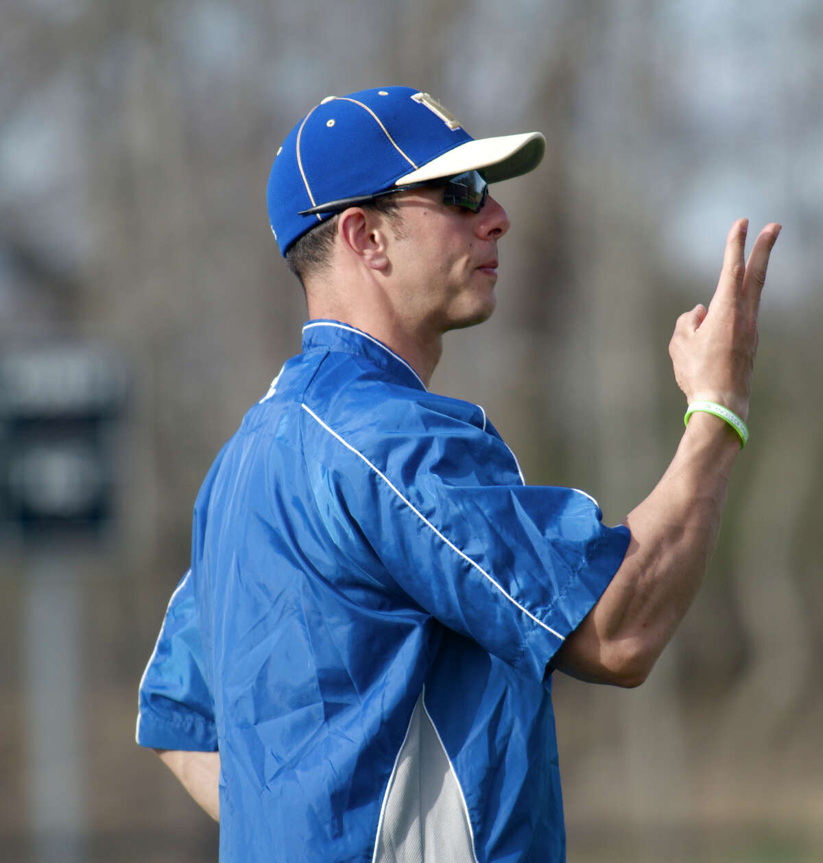 Pomperaug, Newtown split baseball doublheader