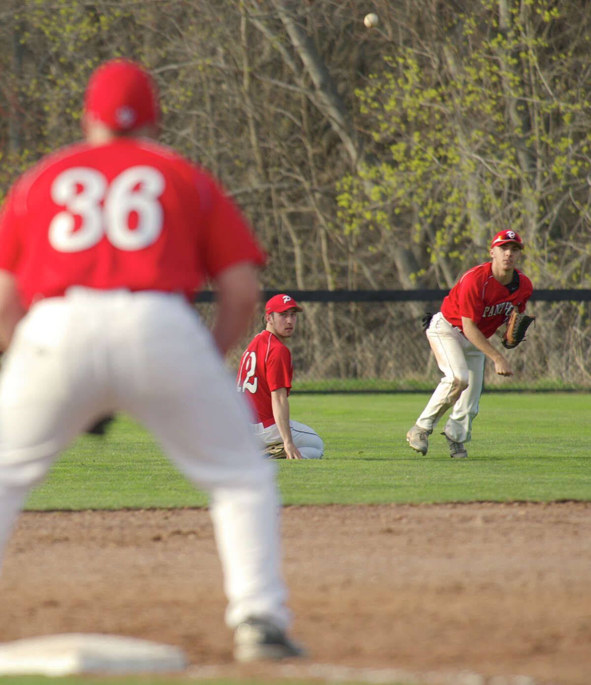 Pomperaug, Newtown split baseball doublheader