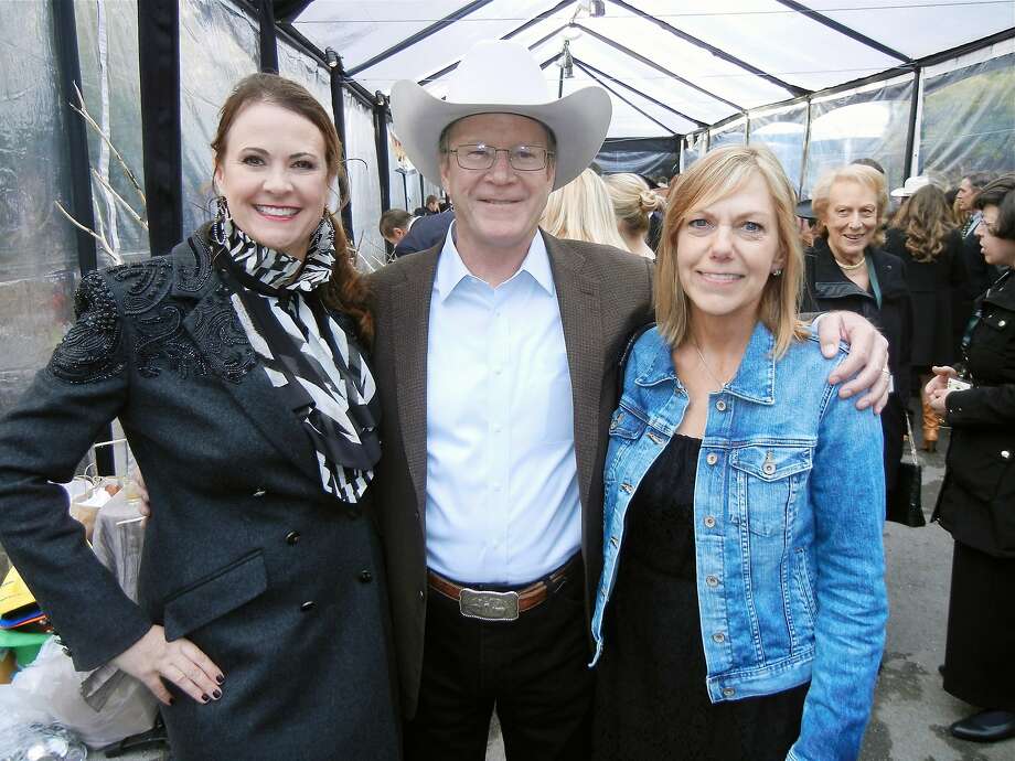 ZooFest gives roar of thanks for Hearsts' conservation help - SFGate