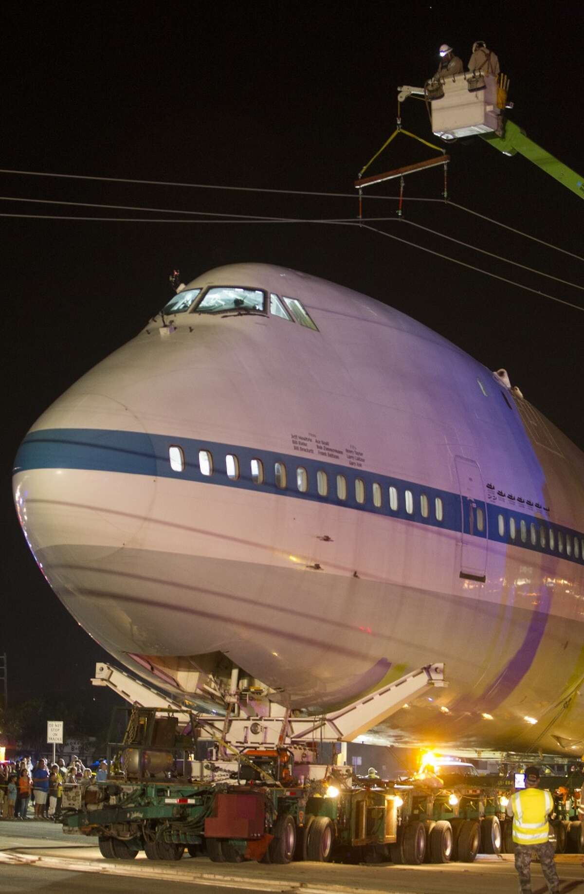 NASA 905, the great space shuttle ferry, makes its final journey
