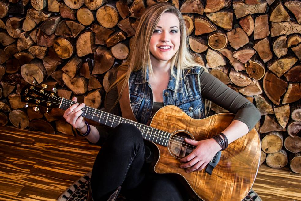 Social media helps fans stay in tune with favorite musicians