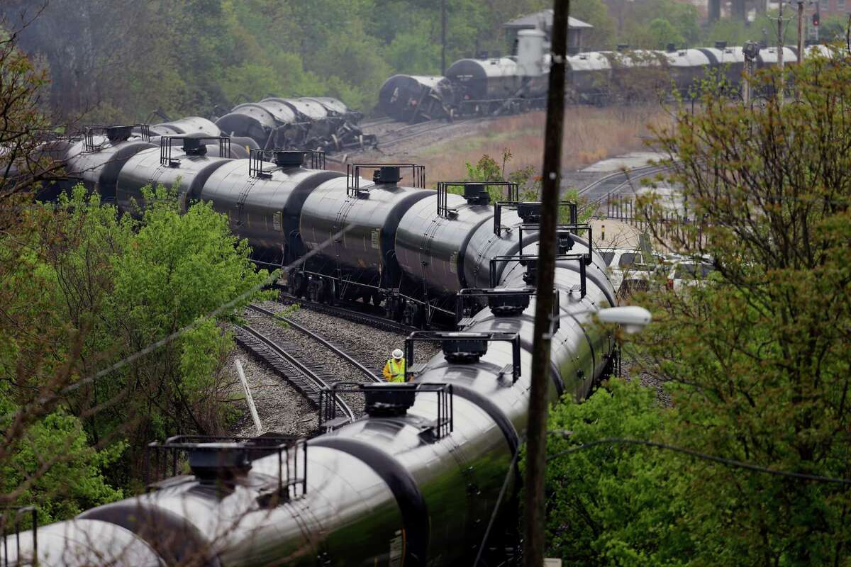CSX tankers derail and burn