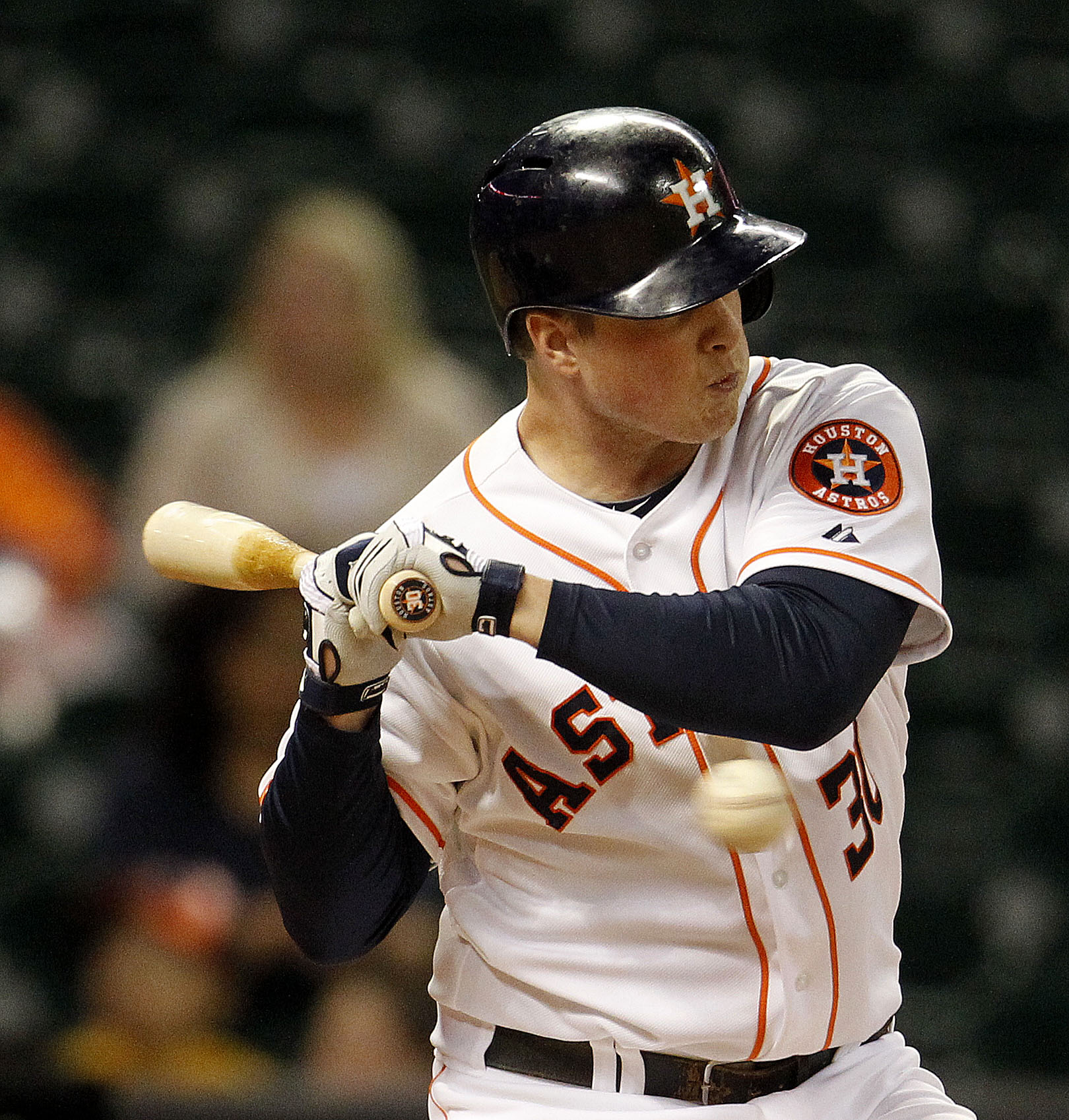 Oberholtzer struggles as Astros close out tough April