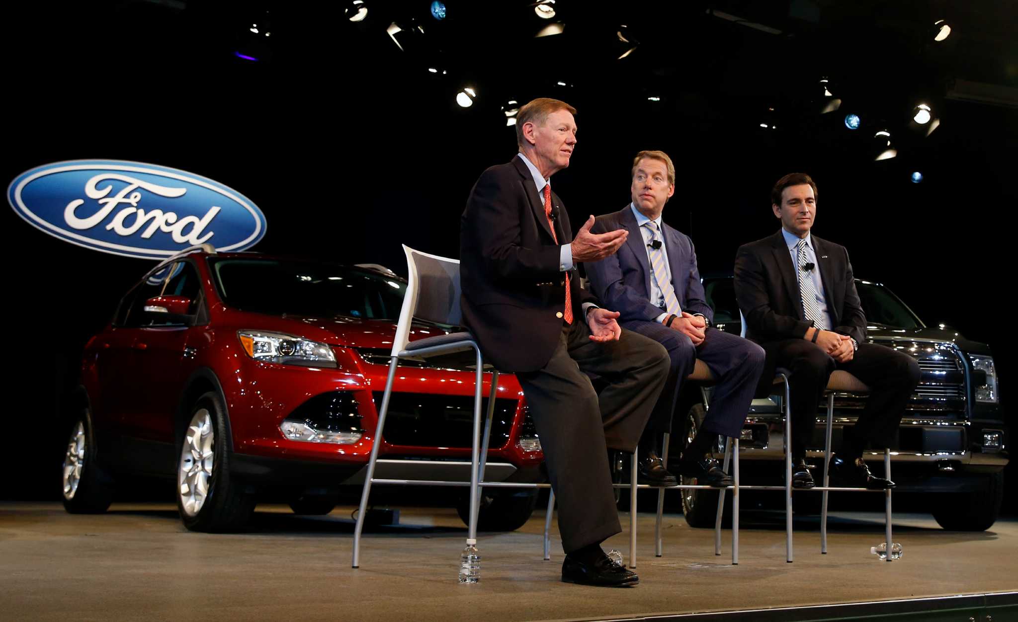 Ford Motor chief to retire; chief operating officer to take top spot