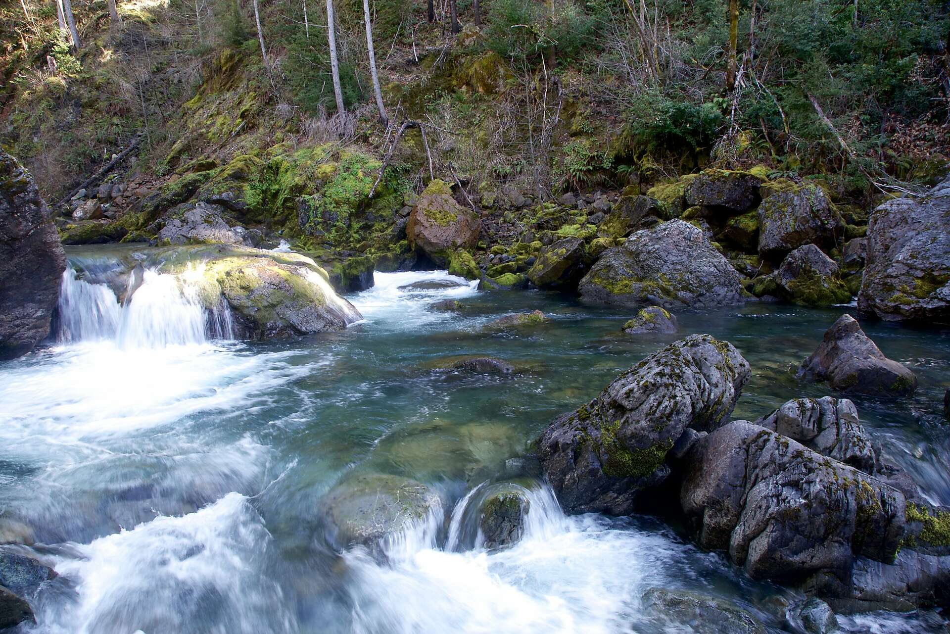 Proposed mine by wild Smith River roils Del Norte County folks