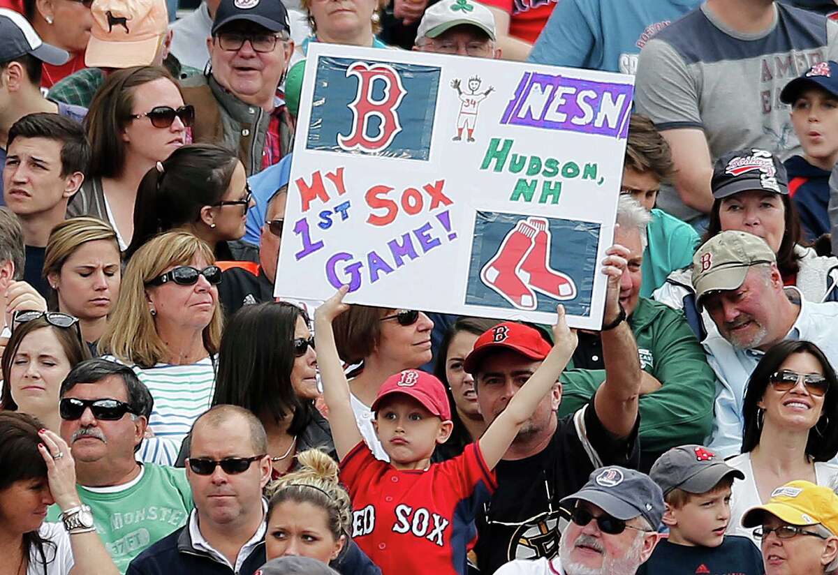 Lester fans 15, Gomes hits slam in Boston's win