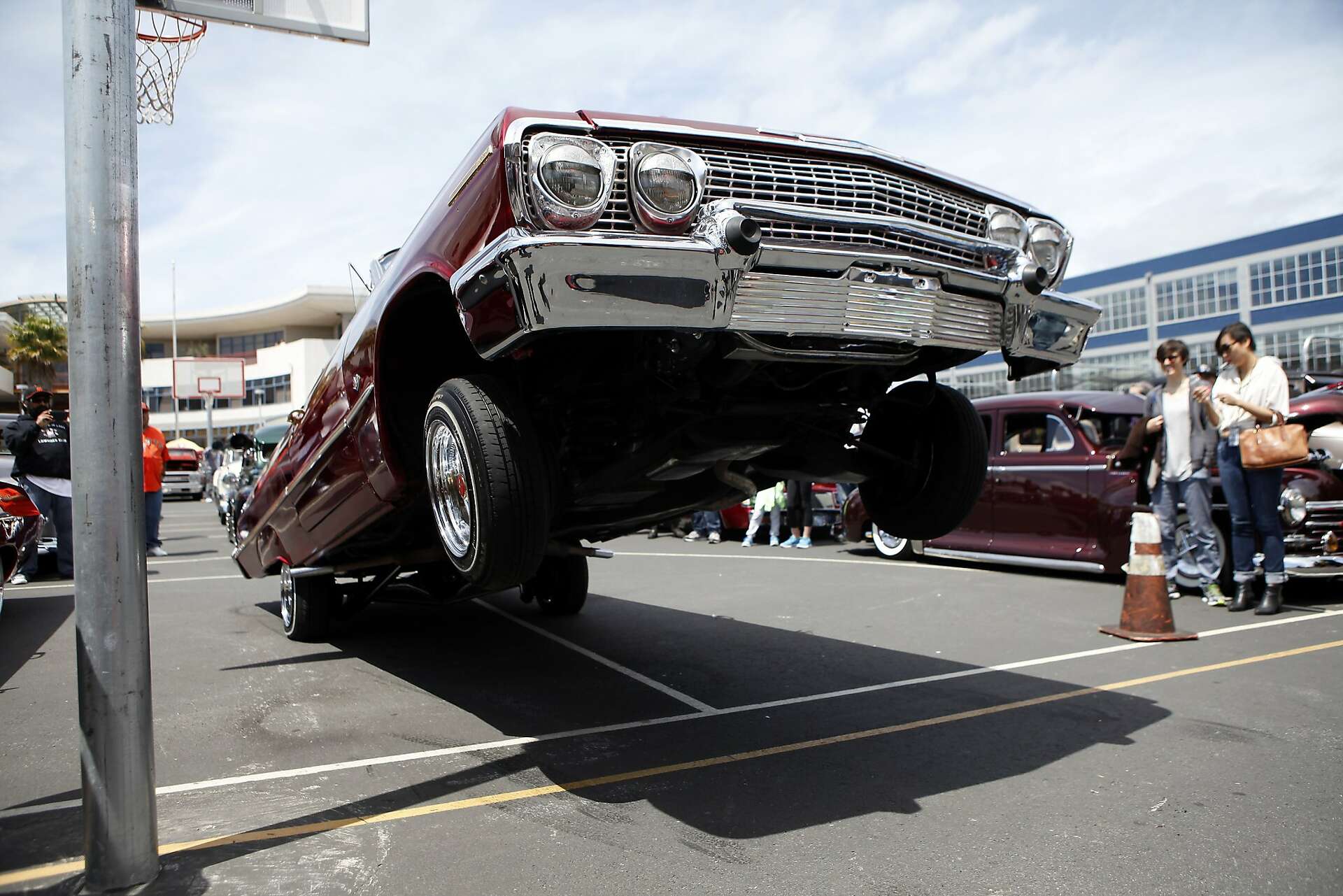 Mission lowrider show a tribute to neighborhood