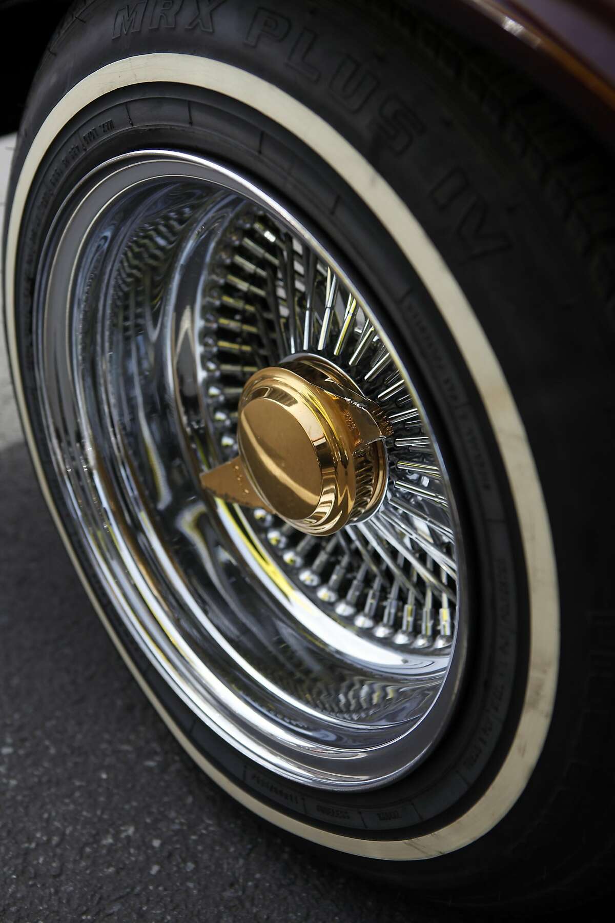 Mission lowrider show a tribute to neighborhood