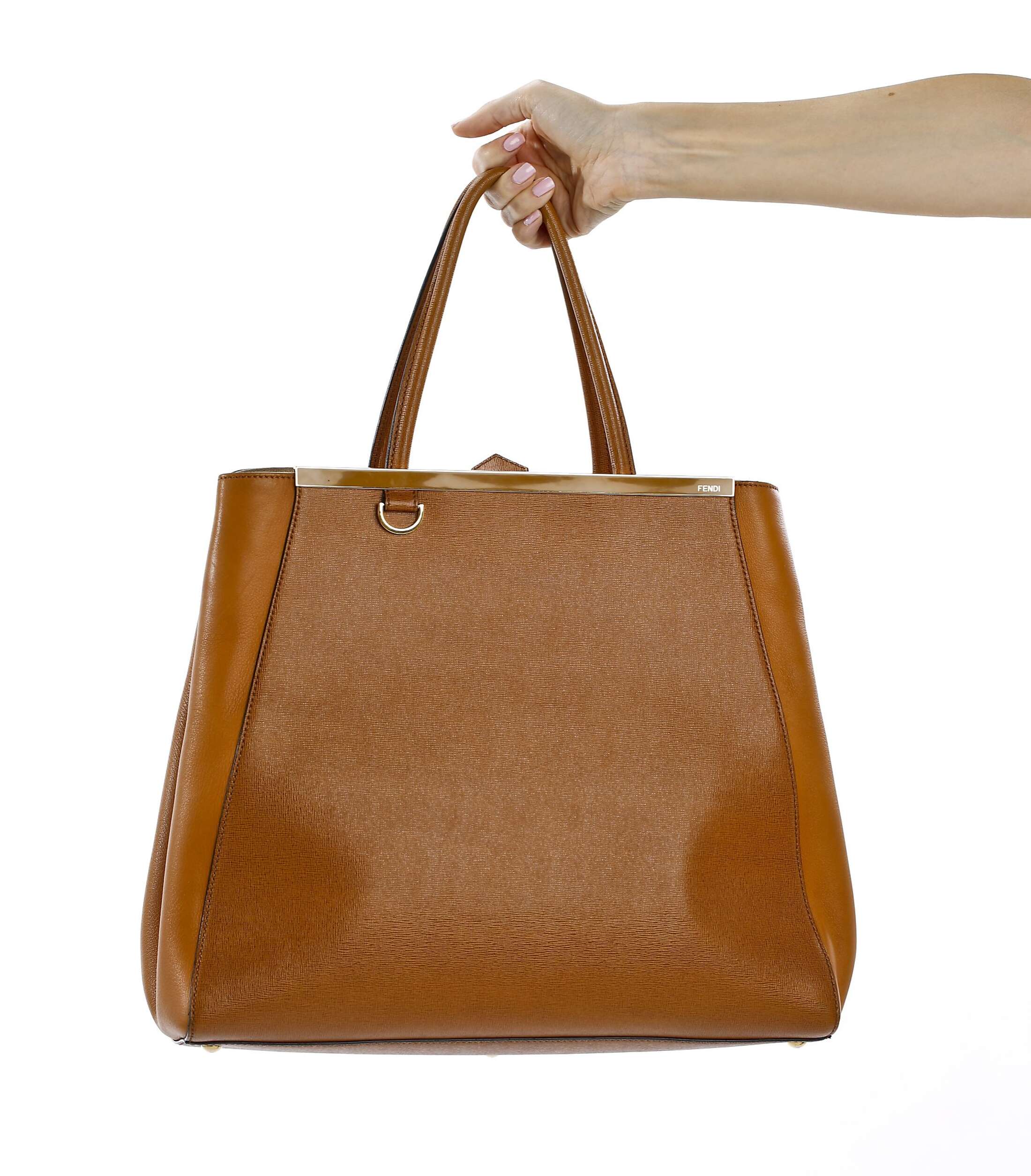 Style Lend CEO Lona Duncan shows off her #SFStyle