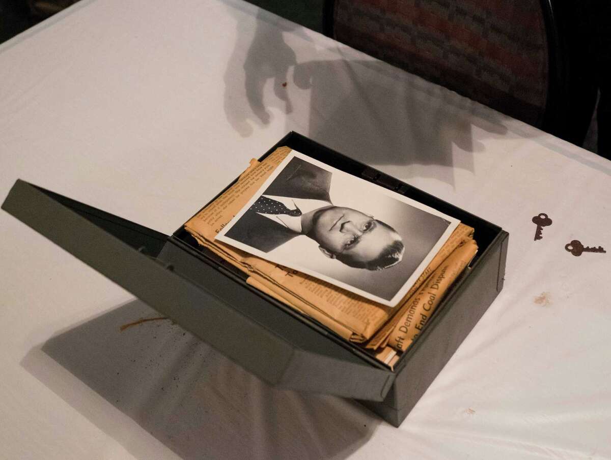 Central Texas time capsule opens after almost 80 years