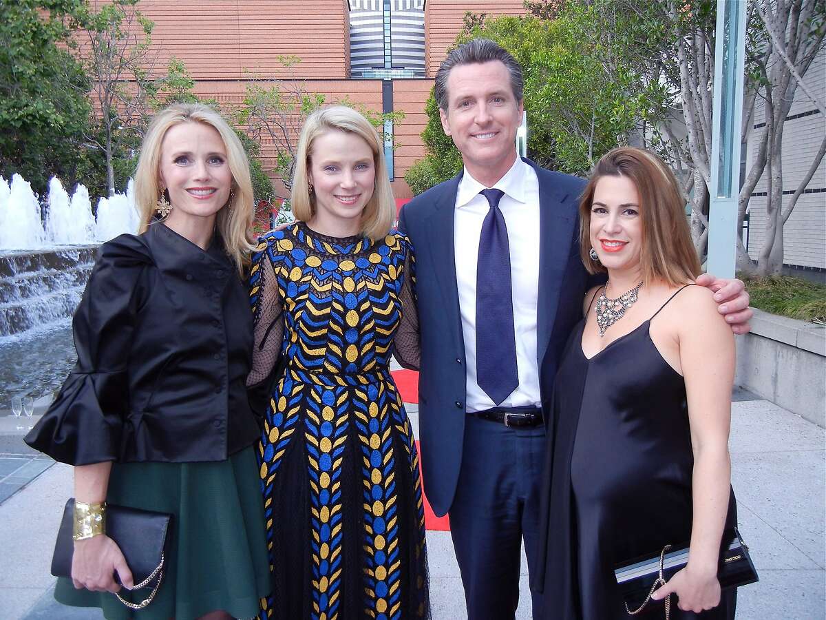 SFMOMA Modern Ball lights up Yerba Buena