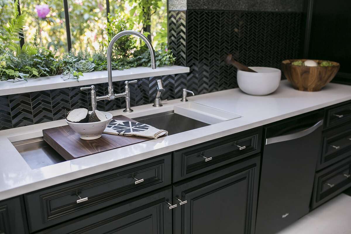 S.F. designer cooks up the ultimate kitchen