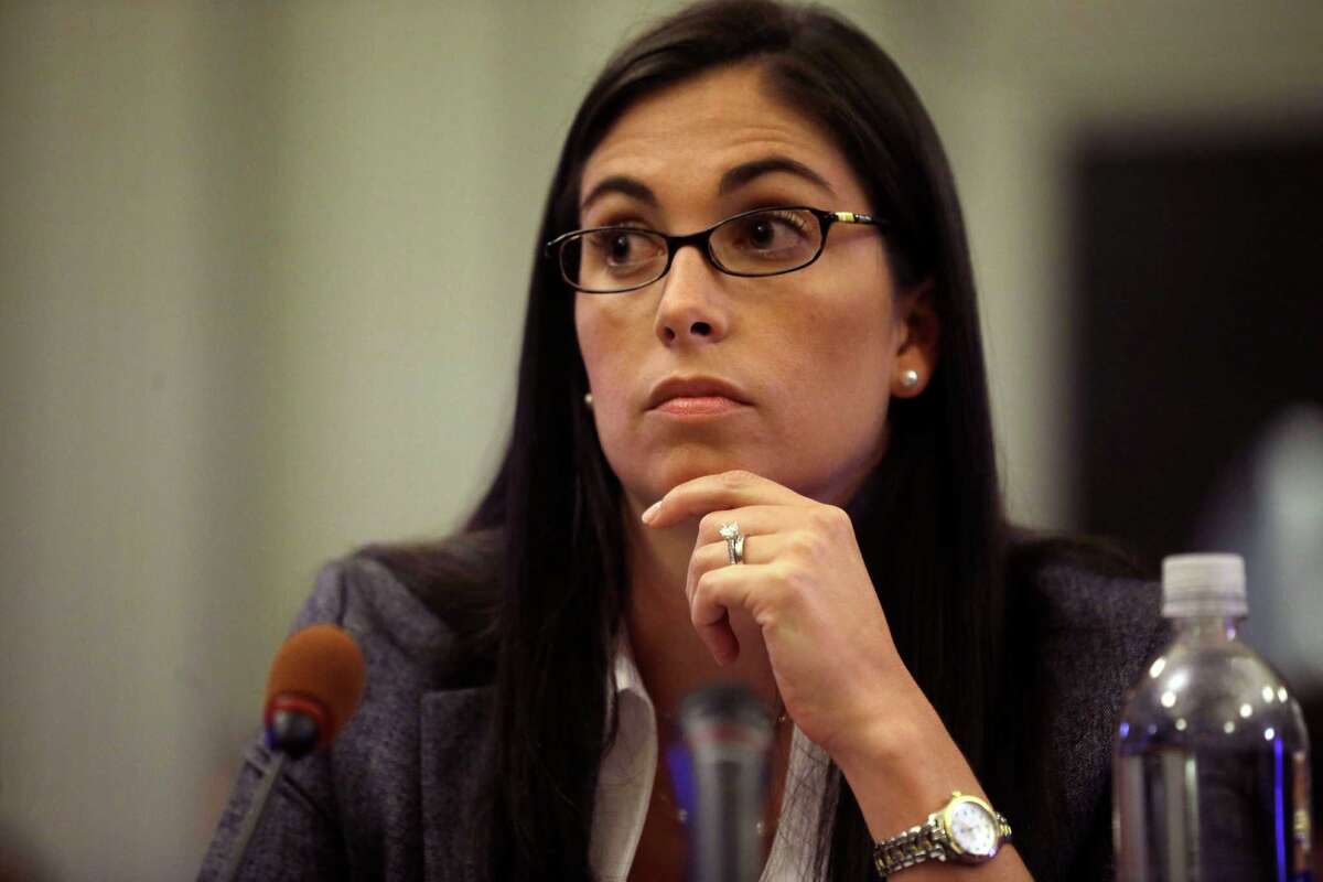 Ex-aide testifies before state panel