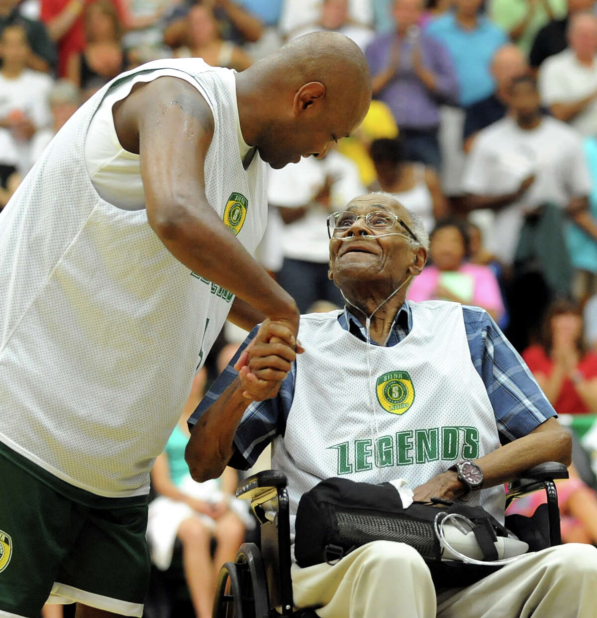 Siena legend Harrell dies at 85