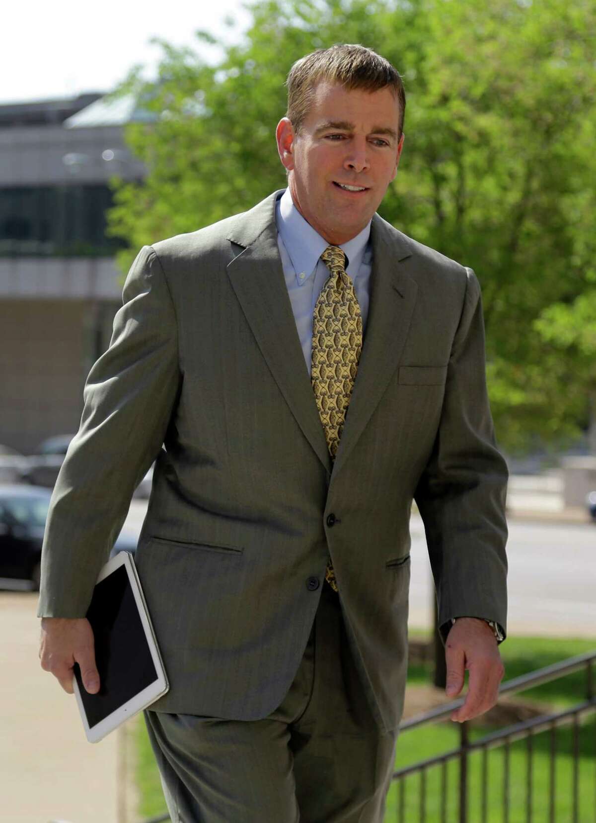 Busch IV testifies in St. Louis bias trial