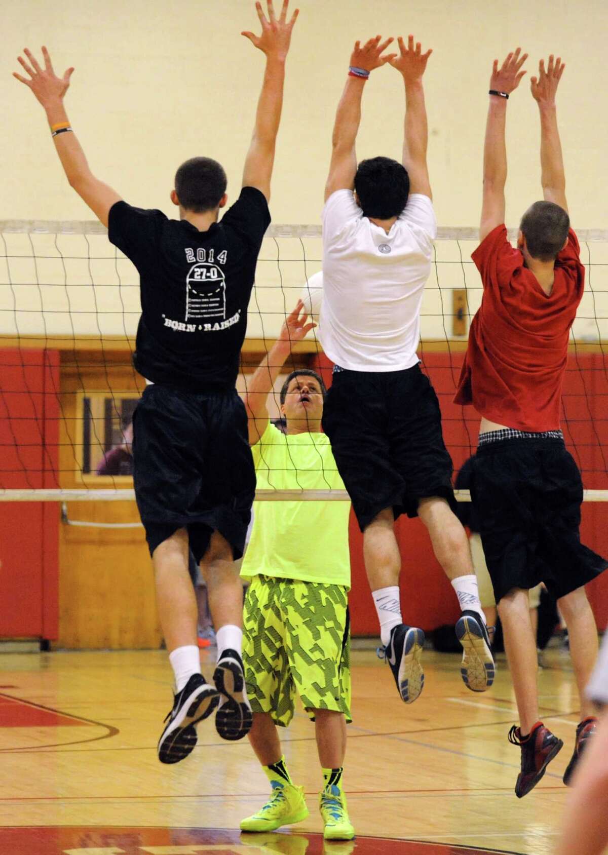 Photos: One-man volleyball team