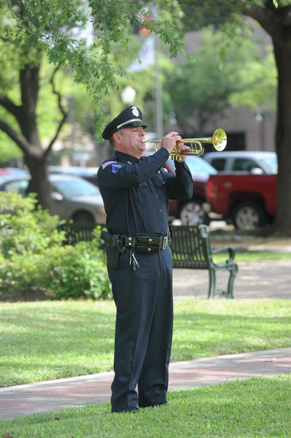 Southeast Texas police memorial honors fallen officers