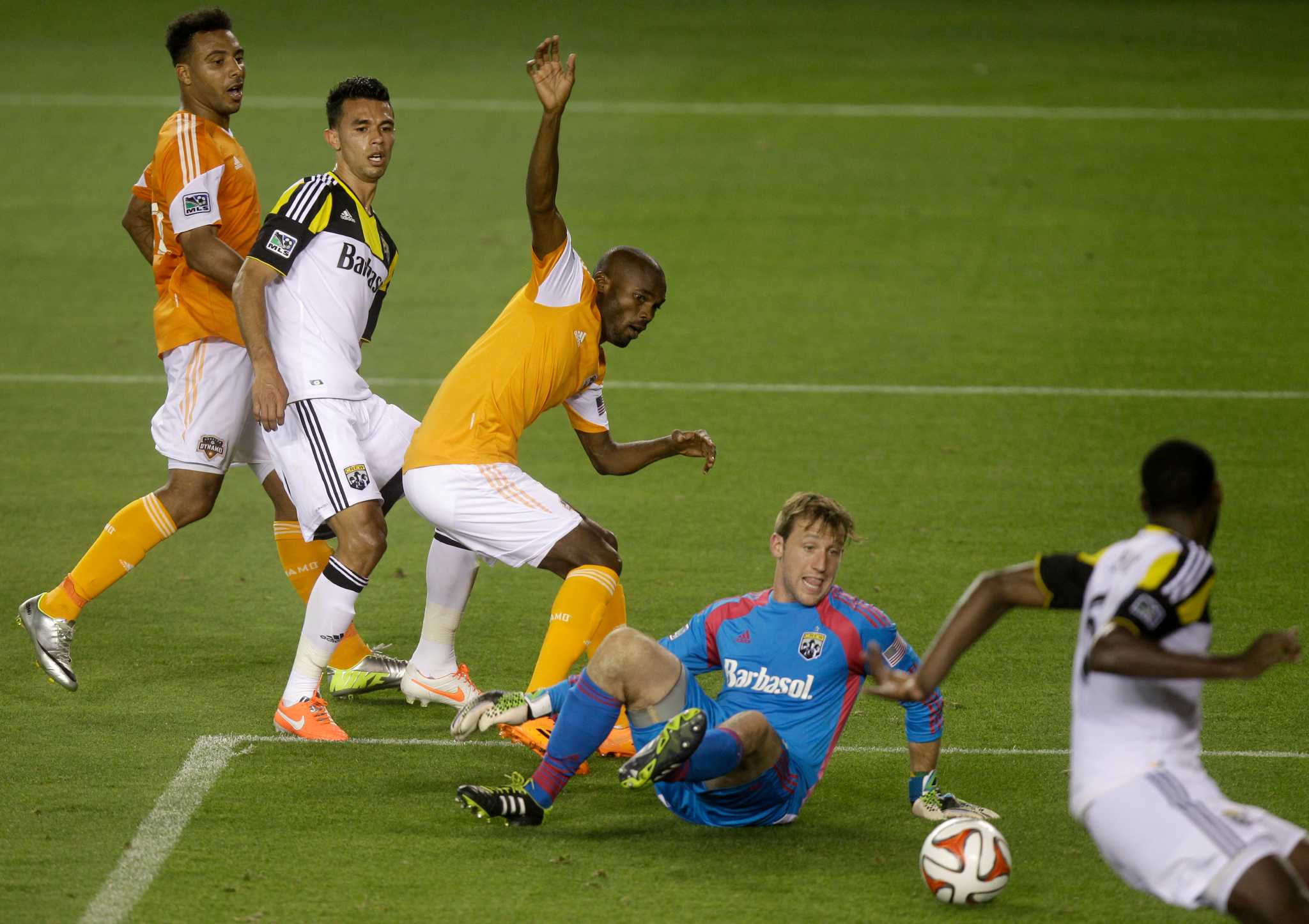 Dynamo keep good times rolling with second straight win