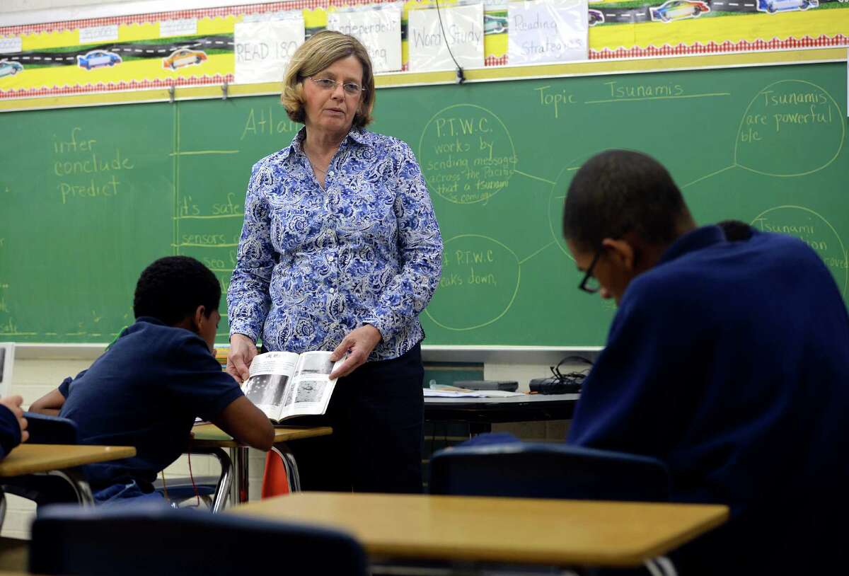 Beaumont school district to pay for teacher certification