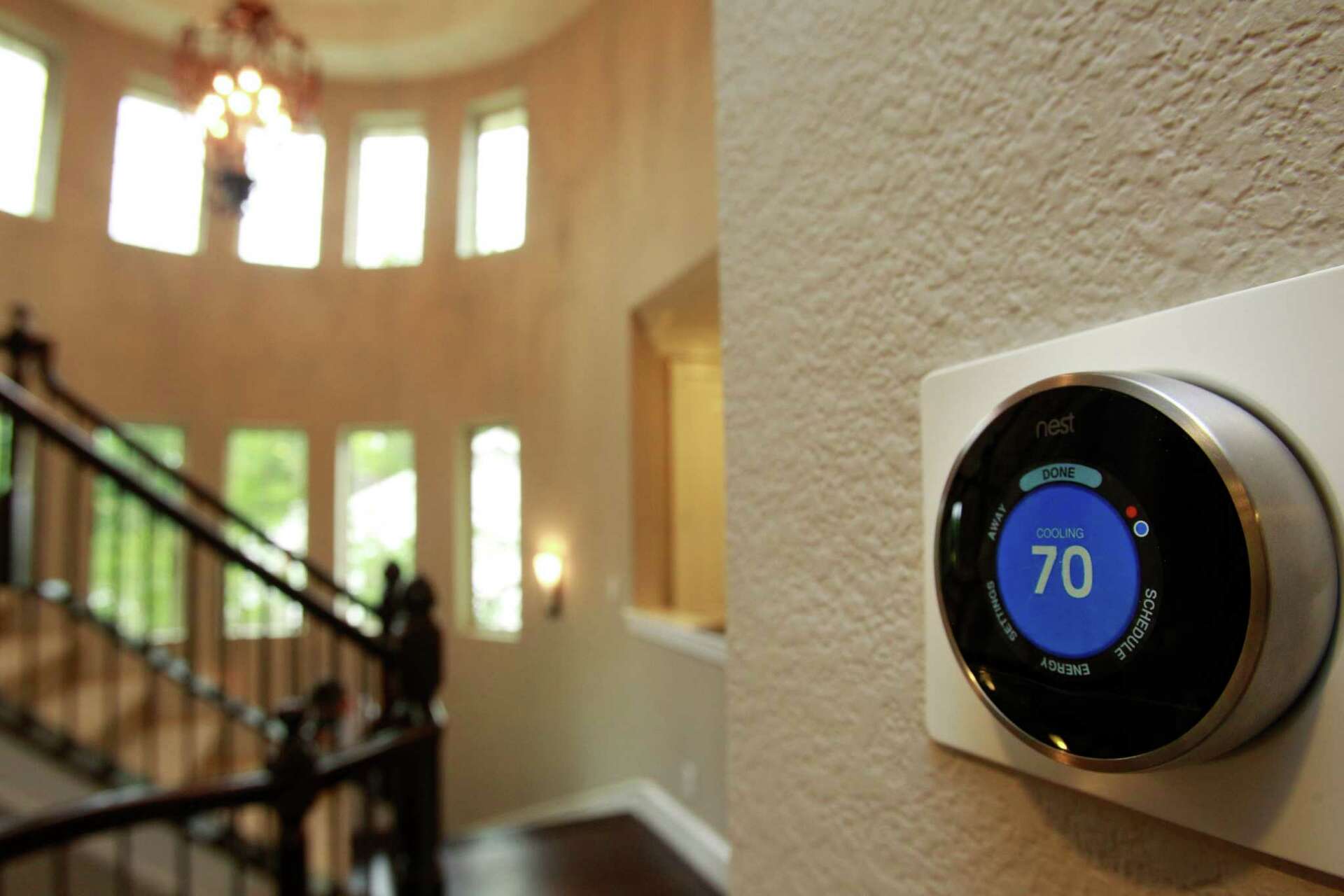 Natural gas-fueled house generates its own power