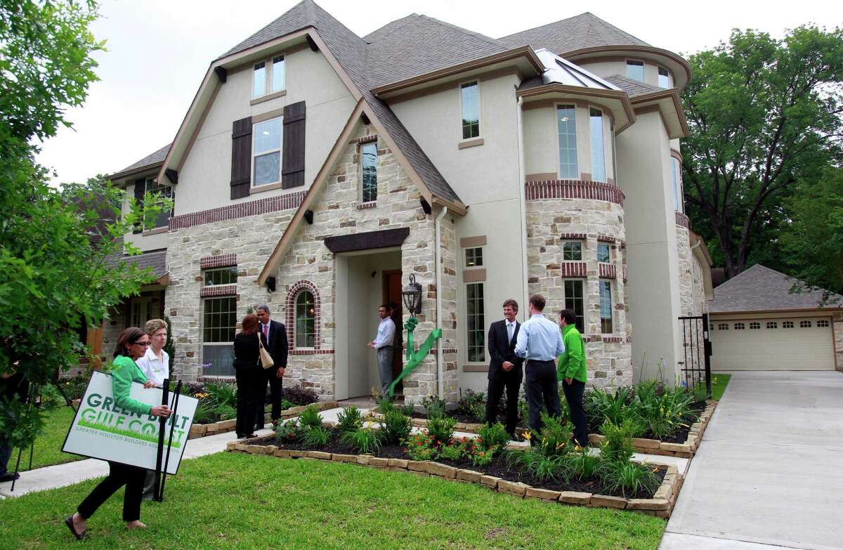 Natural gas-fueled house generates its own power