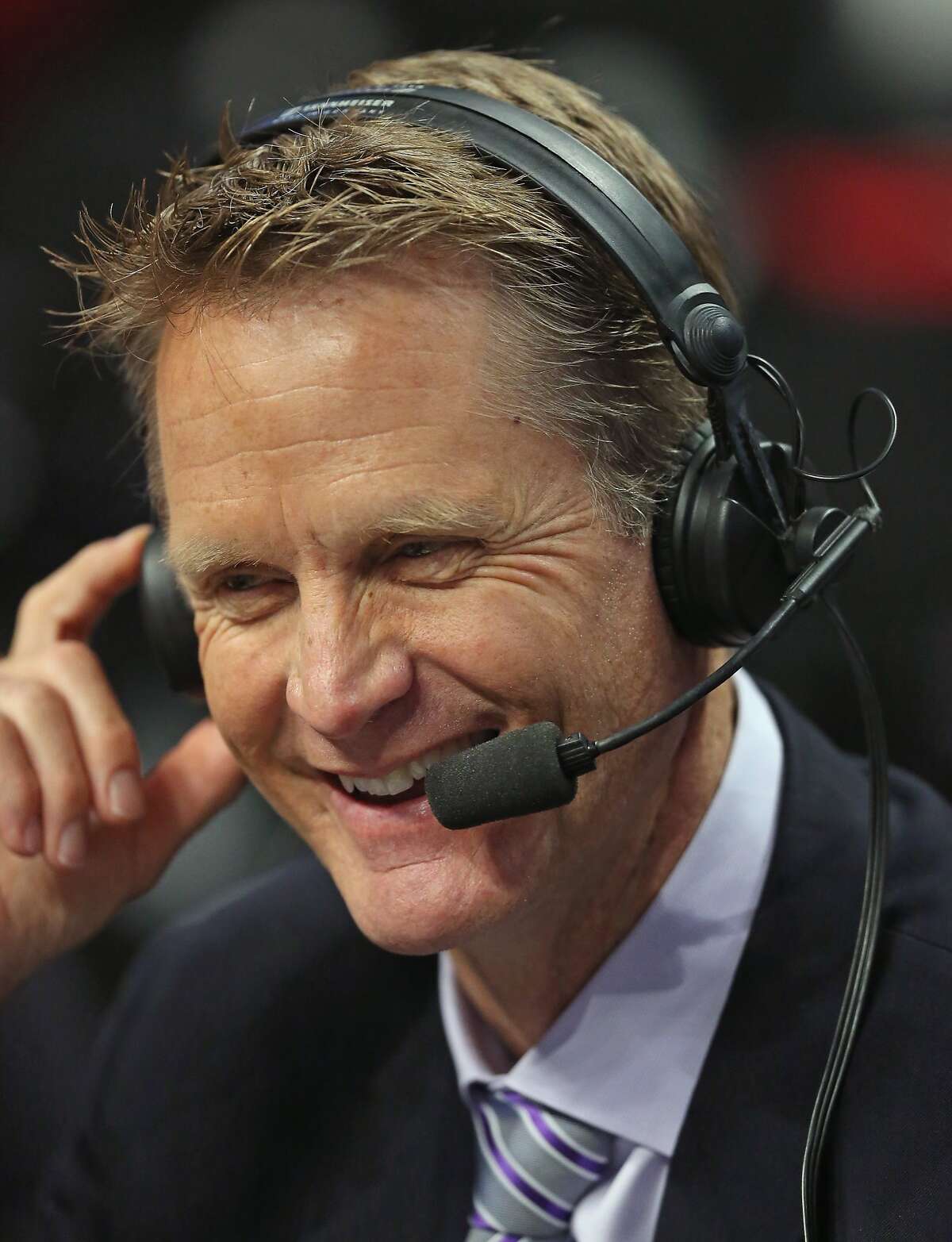 Steve Kerr agrees to be Warriors head coach