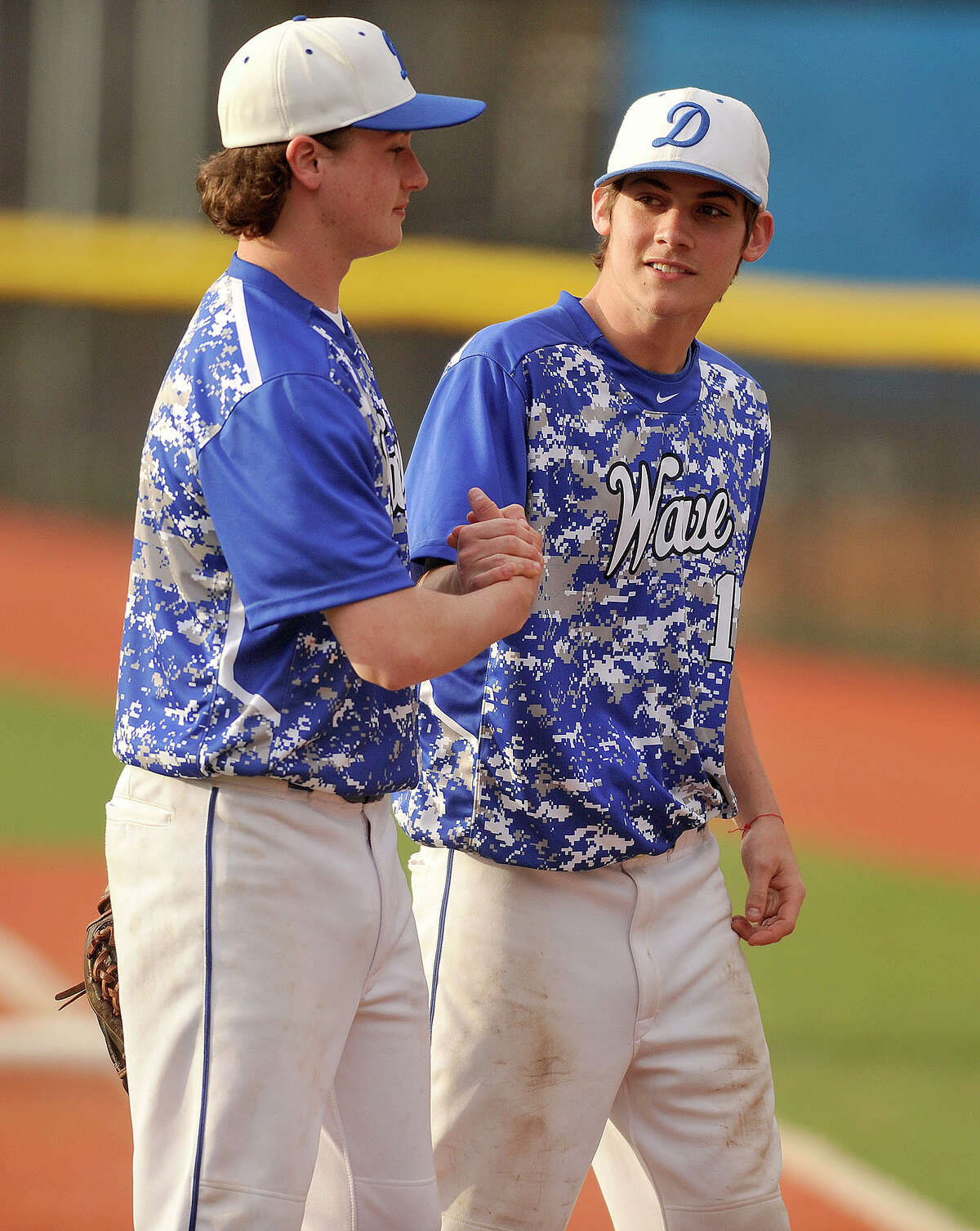 Darien crushes Trinity Catholic in baseball