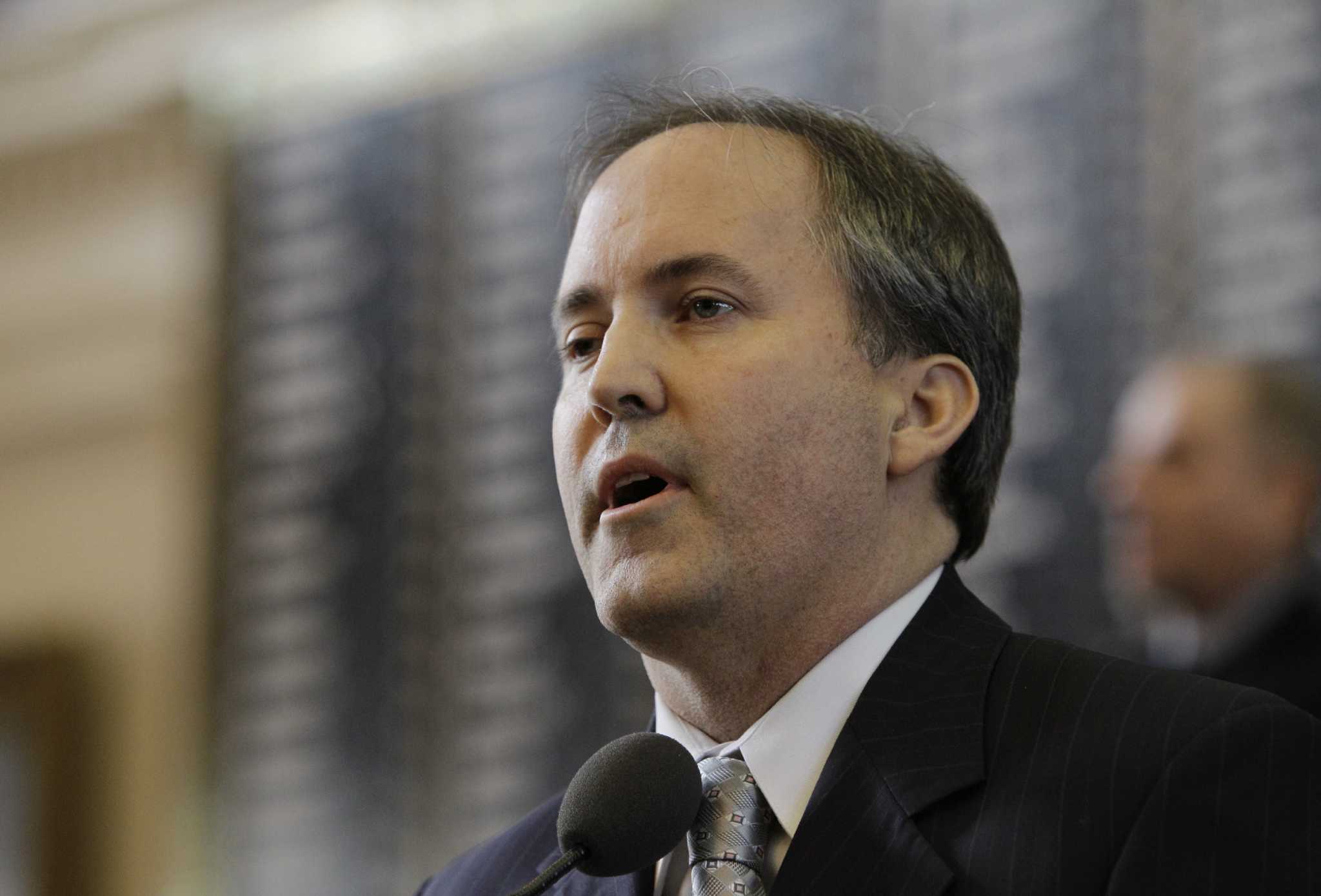 Paxton draws complaint with SEC