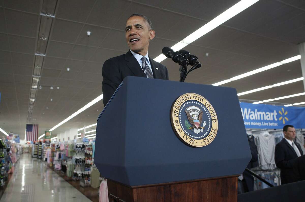 Obama touts green energy at Walmart in Mountain View