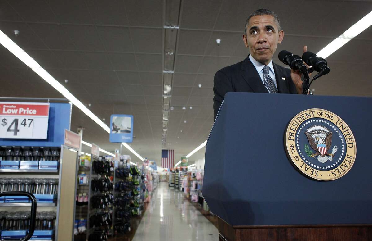 Obama touts green energy at Walmart in Mountain View