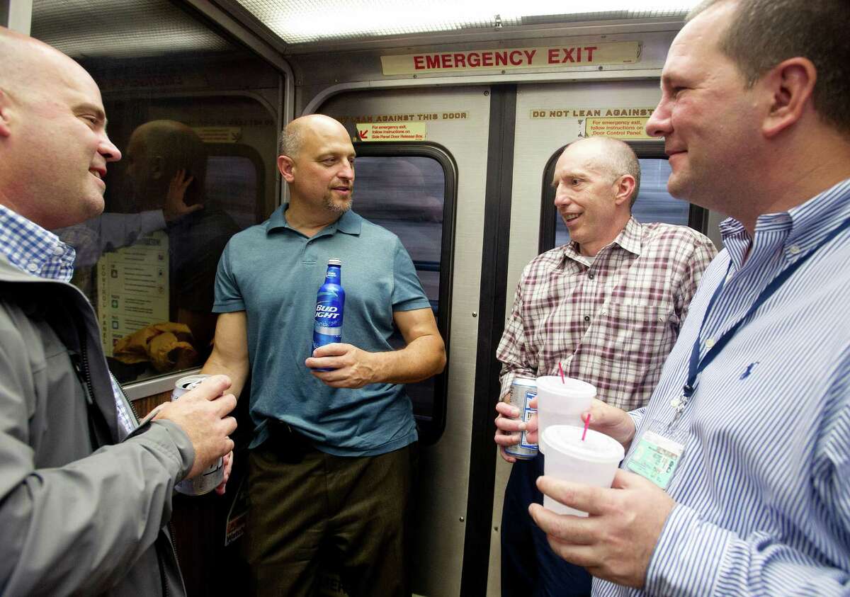 Sources: Bar cars returning to New Haven Line trains on Metro North
