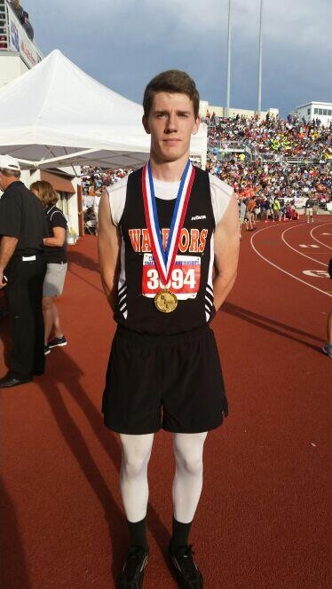 Lumberton's Welborn finishes 6th in 1600-M; Warren's Hammonds takes gold