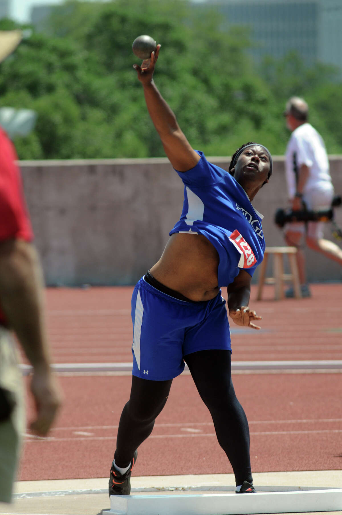 Legally blind pole vaulter soars as role model at state meet