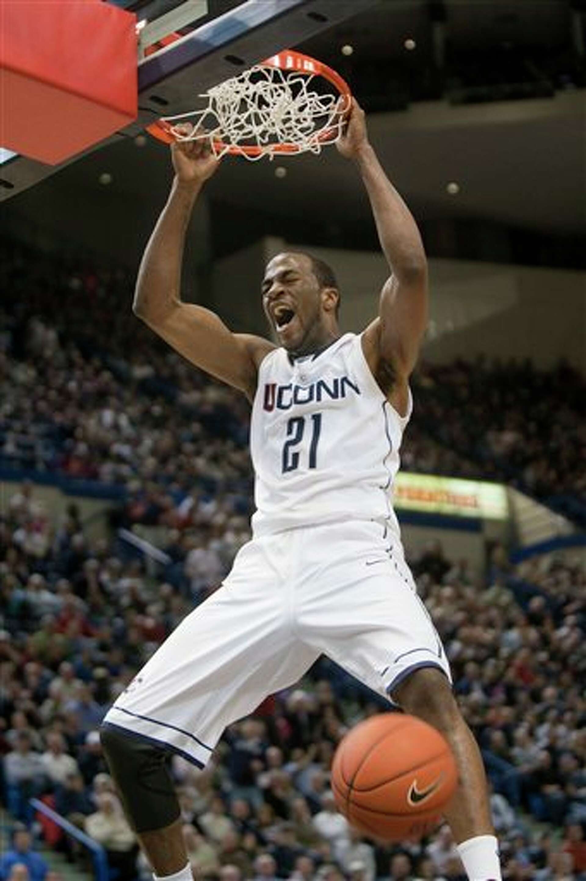 Former UConn men s basketball standout Stanley Robinson dead at 32