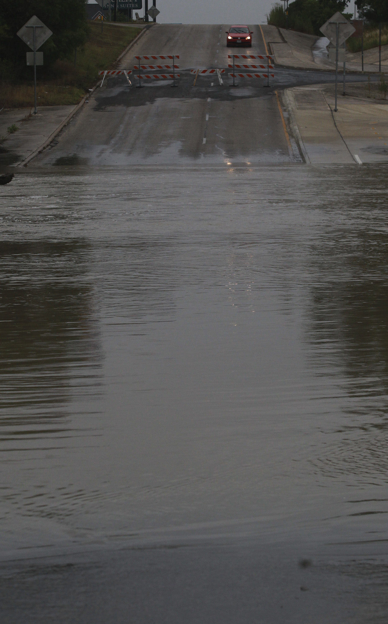 Destructive thunderstorms flood San Antonio