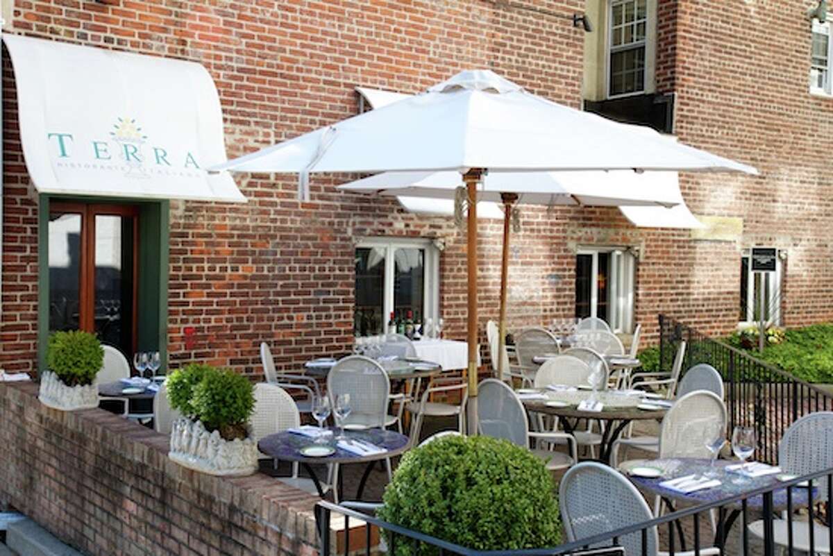Stamford to charge restaurants more for sidewalk seating