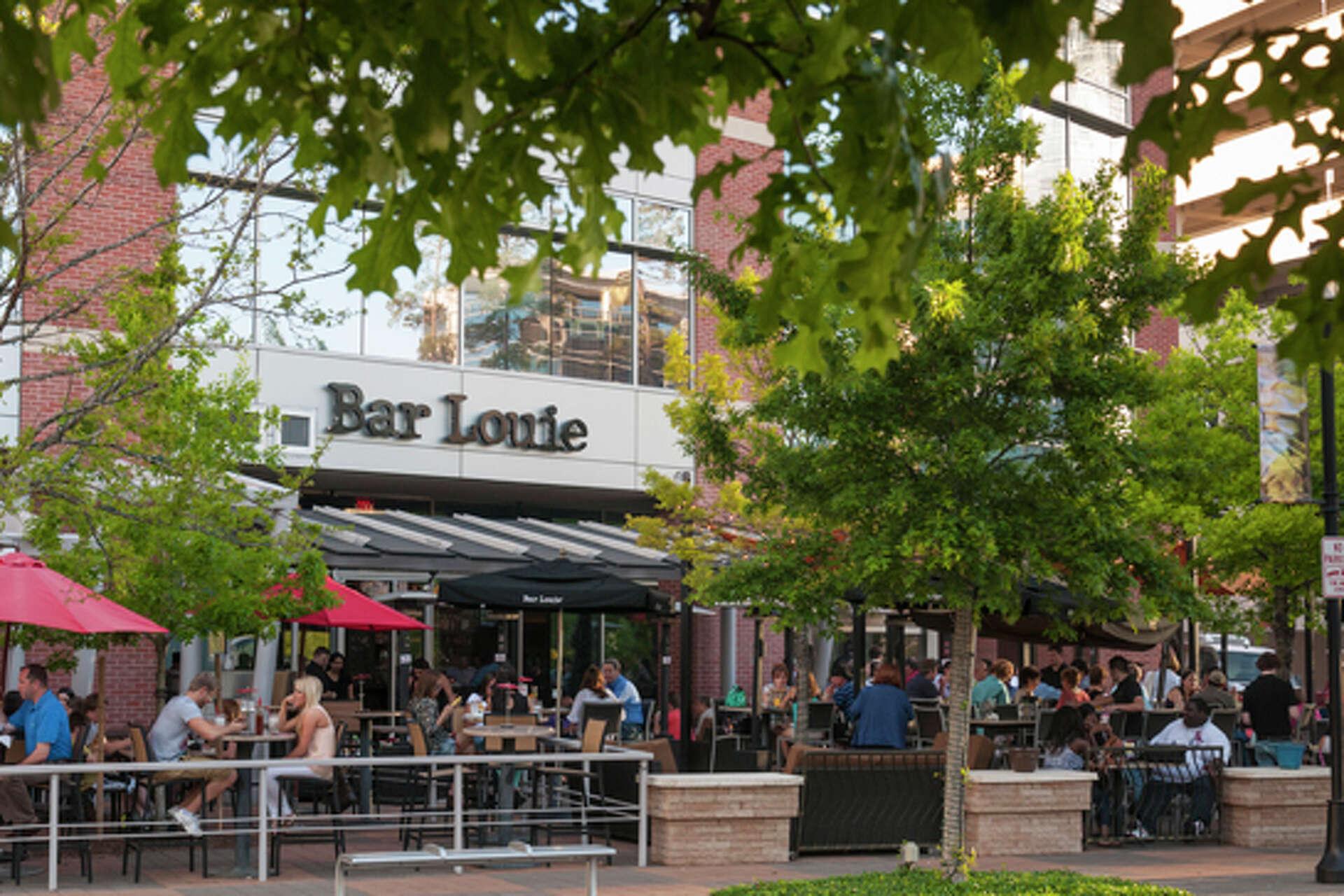 Texas chain Bar Louie files for Chapter 11 bankruptcy amid sales dip